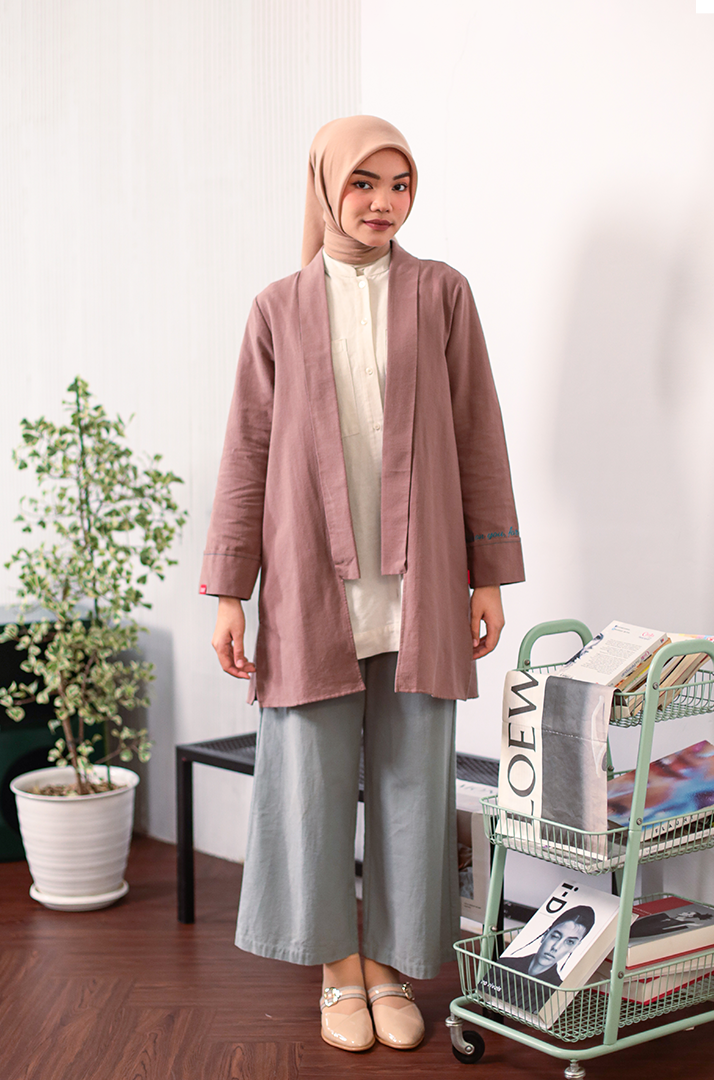 Outer Linen Oversized dengan Kontras Bordir Quotes - Simple & Nyaman