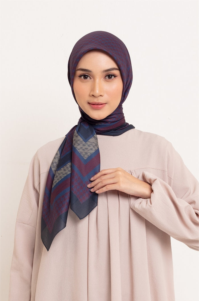 Locomotion Houndstooth Scarf - Voal Lembut dengan Motif Klasik Elegan ...