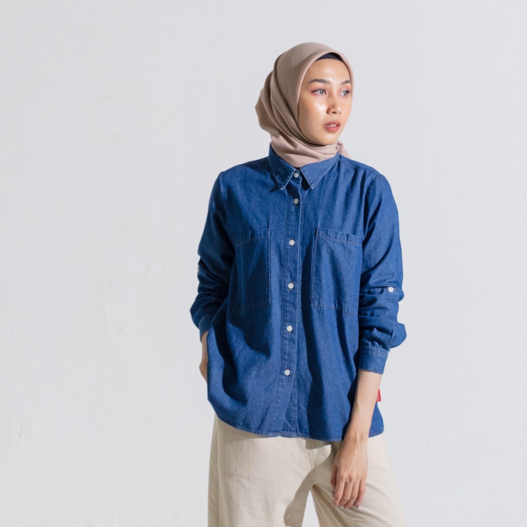 S Tunic Pocket Denim - Tunik Katun Denim dengan Kancing Depan dan Fitur ...